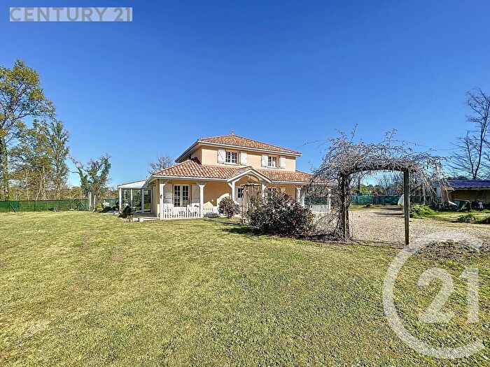 Maison à vendre - Montpon-Ménestérol - 5 pièces - 4 chambres