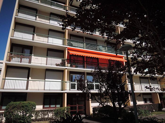 Appartement à louer - LOradou, Clermont-Ferrand - 3 pièces - 2 chambres