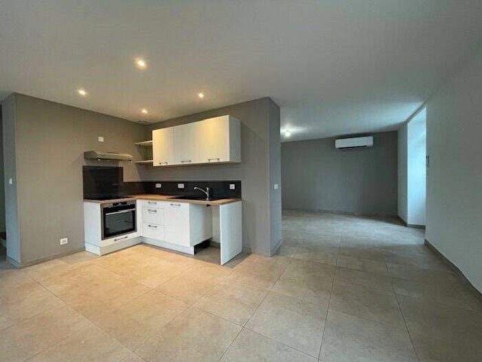 Maison à louer - Sainte-Colombe-en-Bruilhois - 4 pièces - 3 chambres