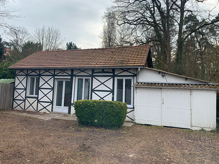 Maison à louer - Coye-la-Forêt - 2 pièces - 1 chambre
