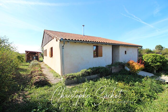 Bernay-Saint-Martin : Maison 4 pièces à vendre