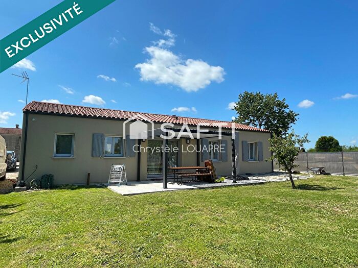Bernay-Saint-Martin : Maison 4 pièces à vendre