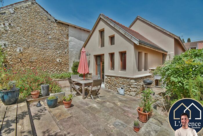 Maison 5 pièces à Bailleau-Armenonville, à vendre