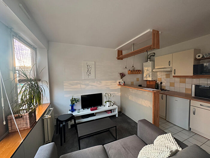 Quartiers Ouest, Bourg lEvesque - Appartement 1 pièce à louer