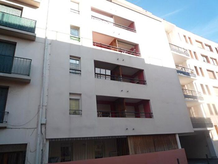 Appartement à louer - Marseille e , Saint-Pierre - 3 pièces - 2 chambres