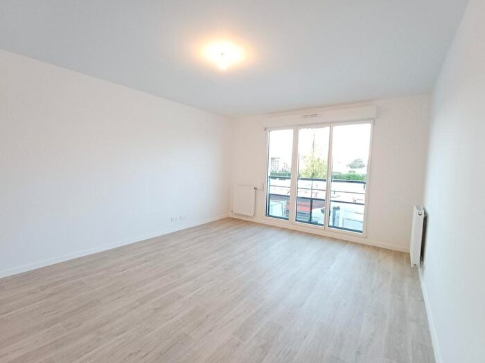 Appartement à louer - Pontoise, Saint-Martin - 3 pièces - 2 chambres