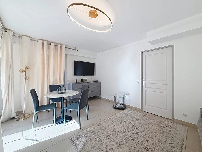 Appartement à vendre - Cannes, Suquet - 2 pièces - 1 chambre