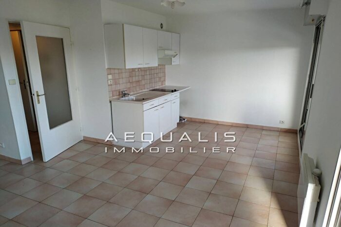 Appartement 1 pièce à Centre Ville, Saint-Laurent-du-Var, à louer