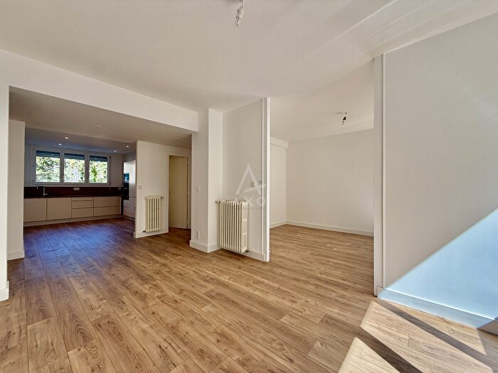 Appartement 3 pièces à vendre à Quartiers Centre, Saint-Hélier, Gare