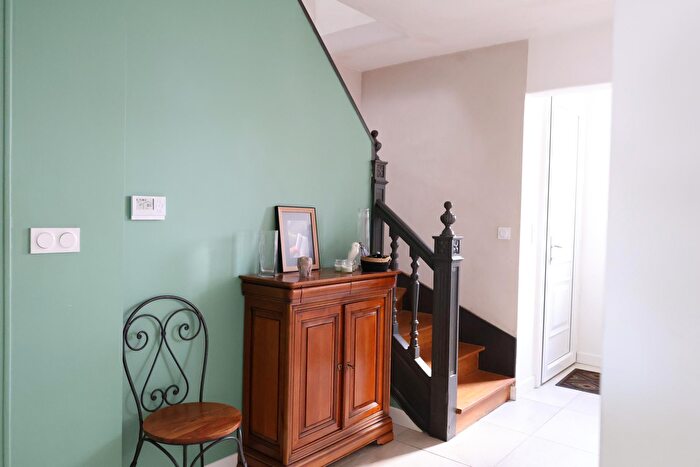 Maison à vendre - Château-Gontier - 5 pièces - 4 chambres