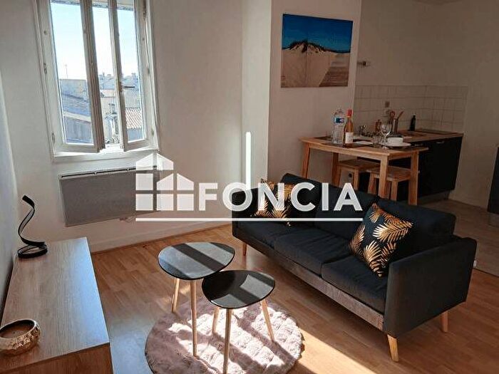 Appartement à louer - Centre Ville, Niort - 2 pièces - 1 chambre