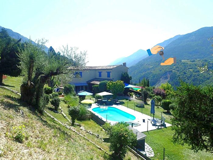 Maison à vendre - Puget-Théniers - 6 pièces - 4 chambres