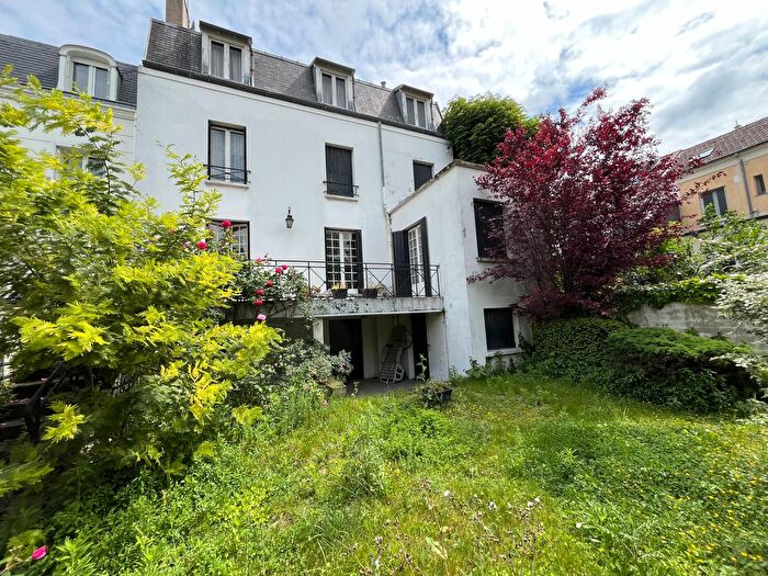 Maison 10 pièces à Saint-Denis, République, Gare, à vendre