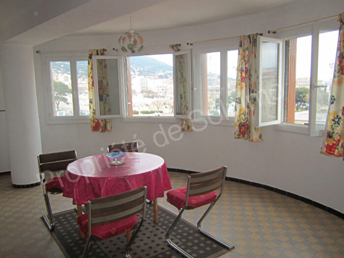 Toulon, Haute-ville : Appartement 3 pièces à louer