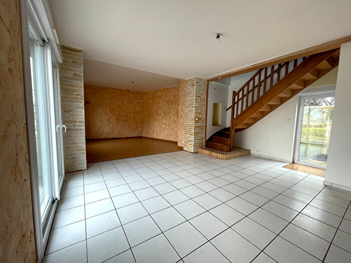 Ligné : Maison 2 pièces à louer