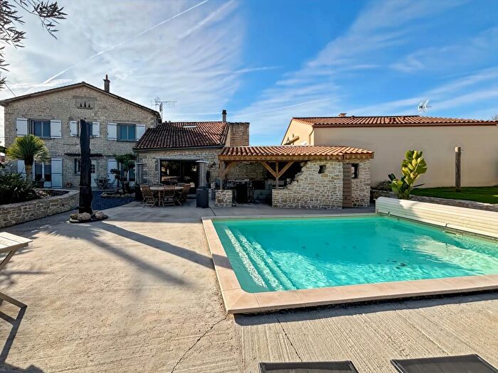 Maison à vendre - Brie - 6 pièces - 4 chambres