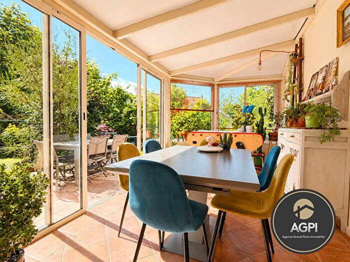 Maison 6 pièces à Châteaufort, à vendre