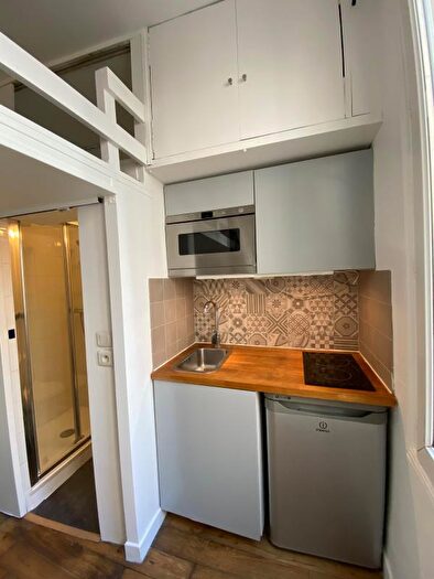 Appartement à louer - Paris e  - 1 pièce