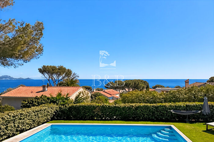 Maison 7 pièces à Roquebrune-sur-Argens, à vendre