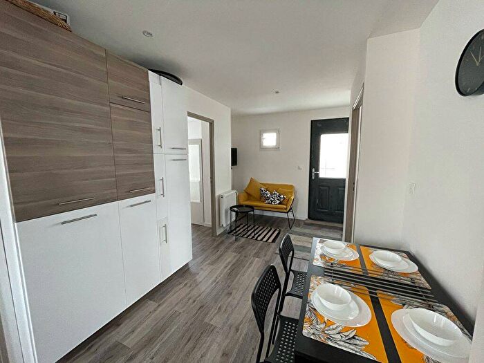 Appartement à louer - Calvaire-Saint Pierre - 1 pièce