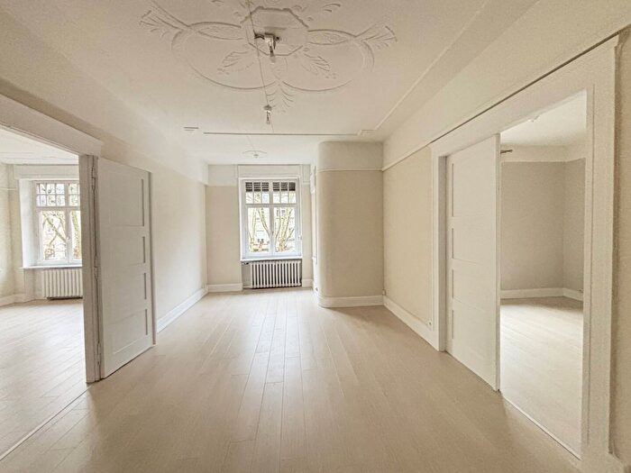 Appartement à louer - Metz - 6 pièces - 4 chambres