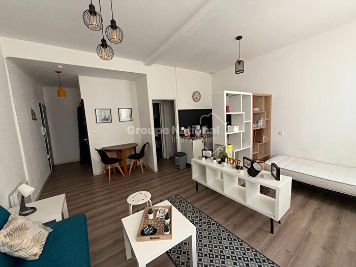 Nîmes, Placette : Appartement 1 pièce à louer