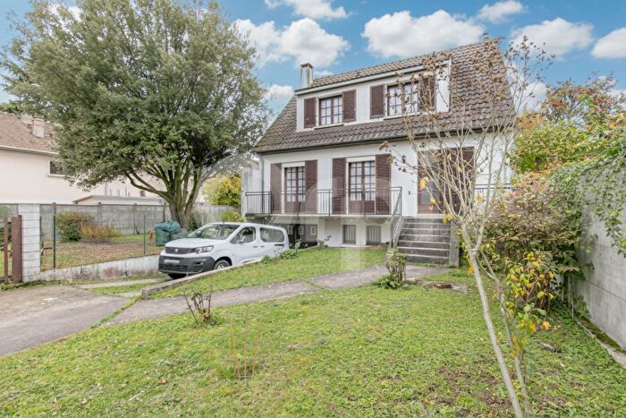 Maison à vendre - Chennevières-sur-Marne, Paris Chennevières - 5 pièces - 4 chambres