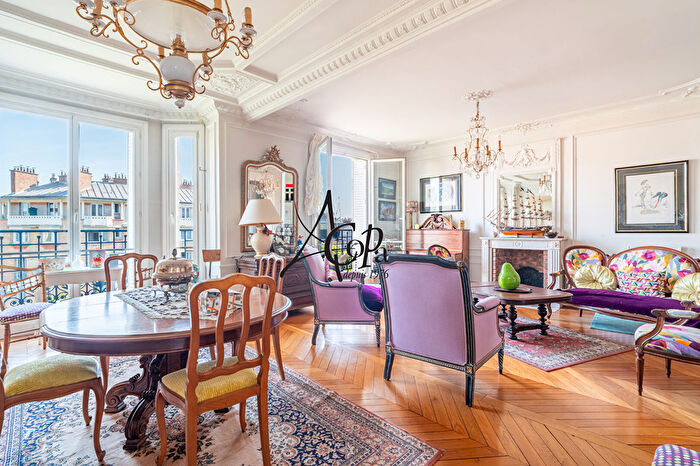 Appartement 4 pièces à Paris 18ème, Porte de Clignancourt, Porte Montmartre, Moskowa, à vendre