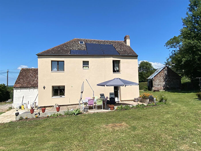 Maison à vendre - Vimoutiers - 5 pièces - 3 chambres