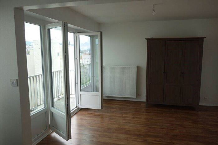 Colline des Pères-Tardy, Saint-Étienne : Appartement 1 pièce à louer