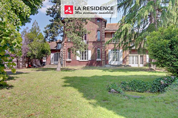 Maison à vendre - Saint-Étienne-du-Rouvray - 13 pièces - 7 chambres