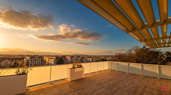 Appartement à vendre - Décines-Charpieu, Centre-ville - 4 pièces - 3 chambres