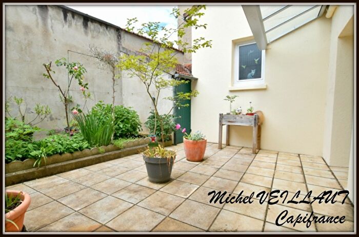 Moulins, Centre-ville : Maison 4 pièces à vendre