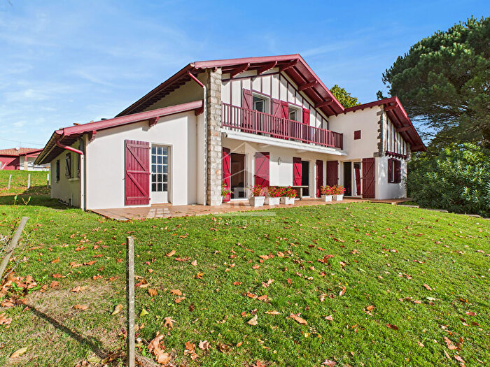 Maison à vendre - Hasparren - 8 pièces - 6 chambres