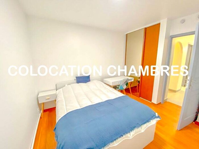Appartement à louer - Le Plateau dAvron, Rosny-sous-Bois - 1 pièce - 6 chambres