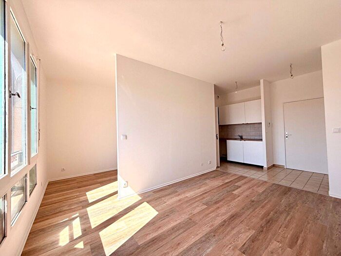 Appartement 1 pièce à Leclerc-Centre Ouest, Brie-Comte-Robert, à louer
