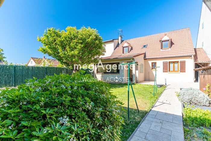 Maison 6 pièces à Les Clayes-sous-Bois, Nord, à vendre