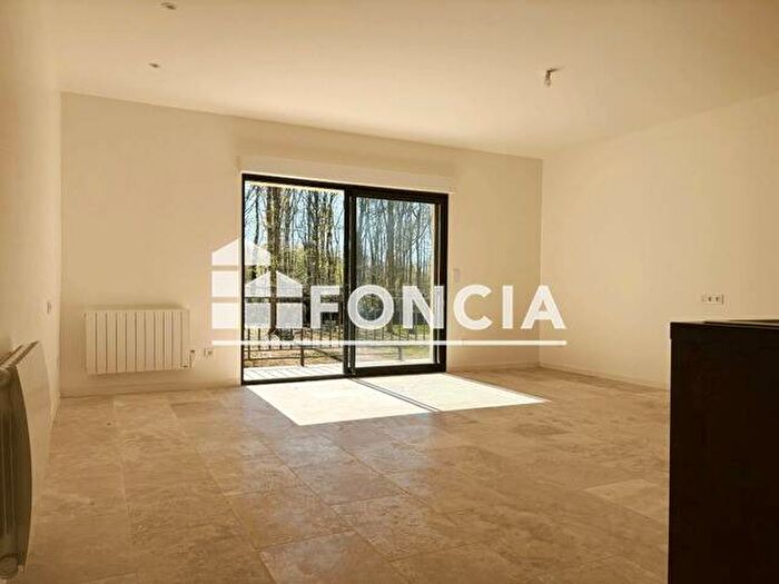 Appartement à louer - Villiers-le-Mahieu - 4 pièces - 3 chambres