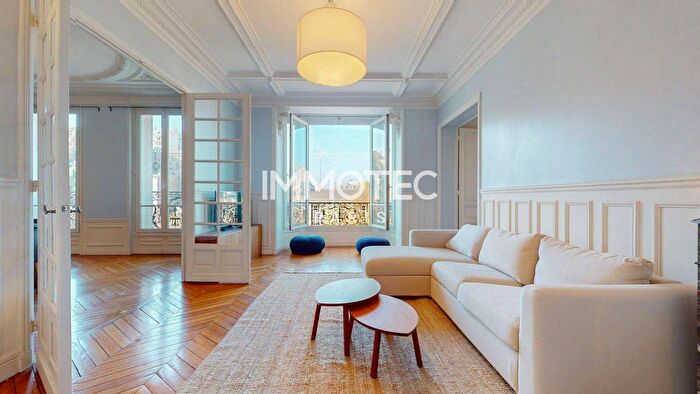 Appartement 7 pièces à louer à Cambronne-Garibaldi, Paris 15ème arrondissement