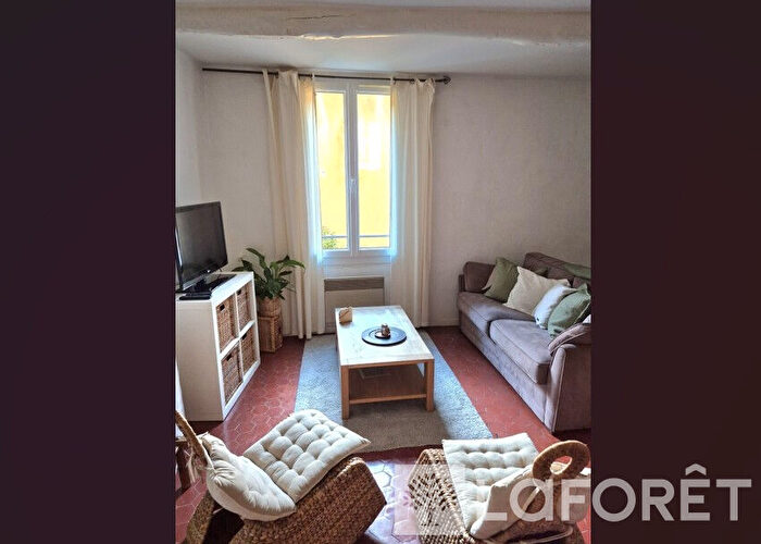 Appartement à louer - Hyères, Centre-ville - 2 pièces - 1 chambre