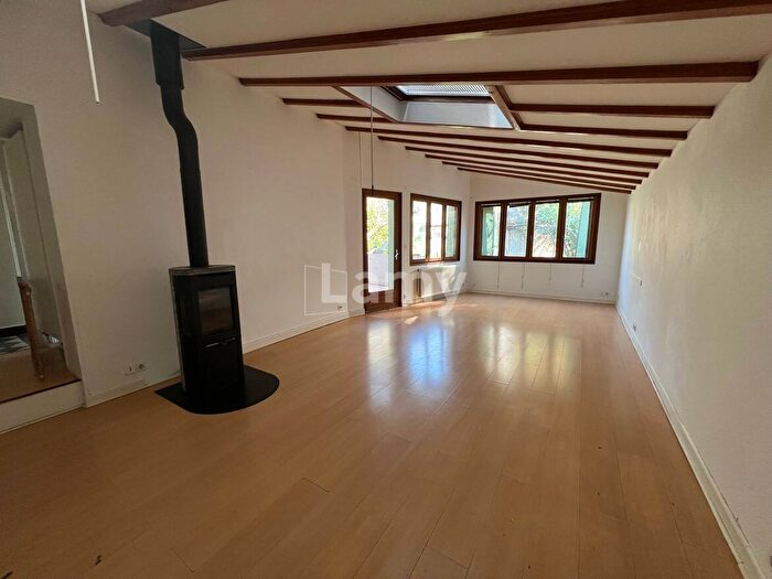 Maison à louer - Gratte Ciel, Villeurbanne - 5 pièces - 4 chambres