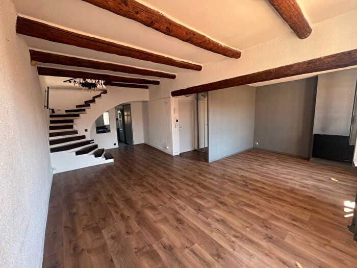 Appartement 4 pièces à Aix-en-Provence, Centre-ville, à louer