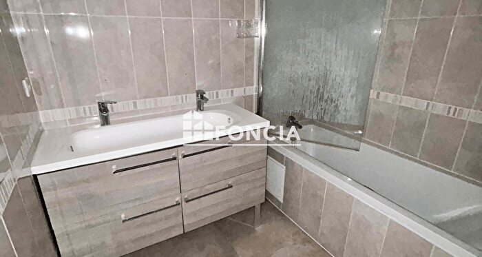 Appartement à vendre - Villeneuve-la-Garenne, Centre-ville - 5 pièces - 4 chambres