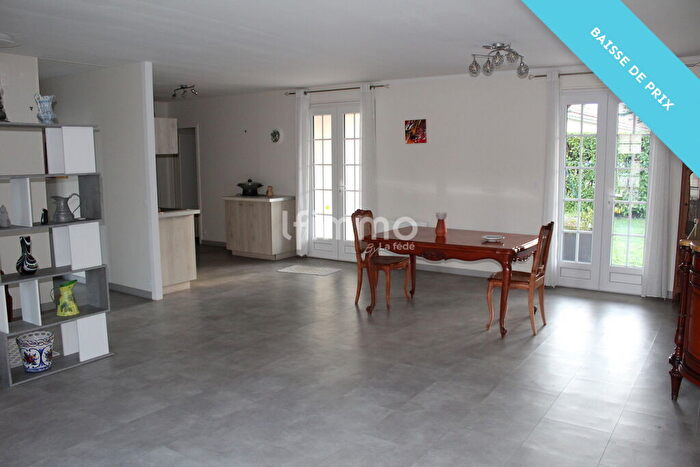 Maison 7 pièces à Puymoyen, à vendre