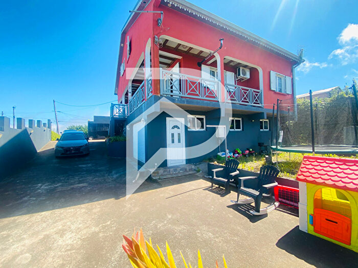 Maison à vendre - Le Tampon, La Grande Ferme, Le Coin Tranquille, Notre-Dame de la Paix - 6 pièces - 5 chambres