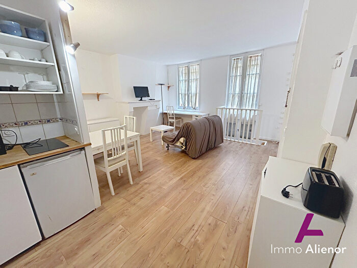 Appartement à louer - Bordeaux - 2 pièces - 1 chambre