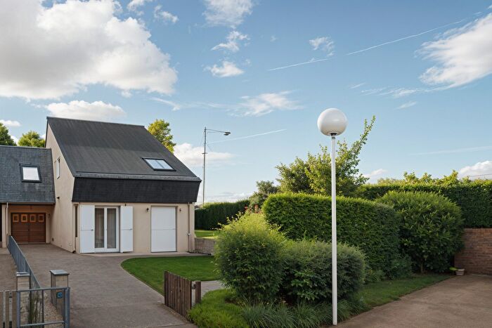 Maison à vendre - Cosne-Cours-sur-Loire - 4 pièces - 3 chambres