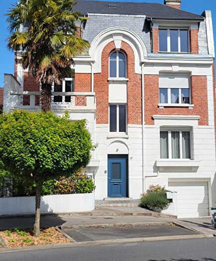 Maison 11 pièces à vendre - Saint-Quentin, Europe, Rémicourt