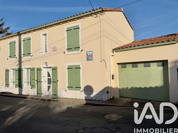 Maison à vendre - Courçon - 4 pièces - 3 chambres