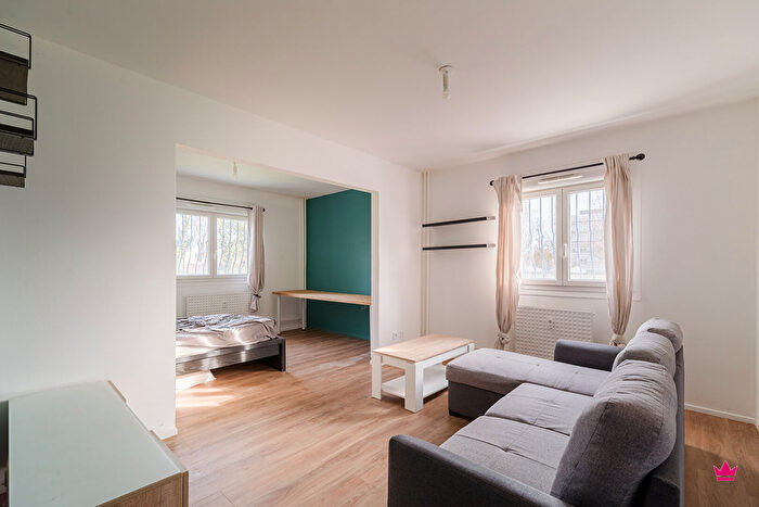 Appartement à vendre - Saint-Priest, Menival - 2 pièces - 1 chambre